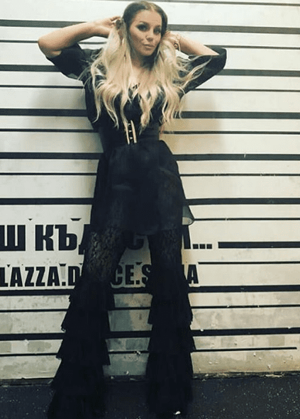 Десислава най-накрая се втали след раждането (Певицата свали 20 кг ...