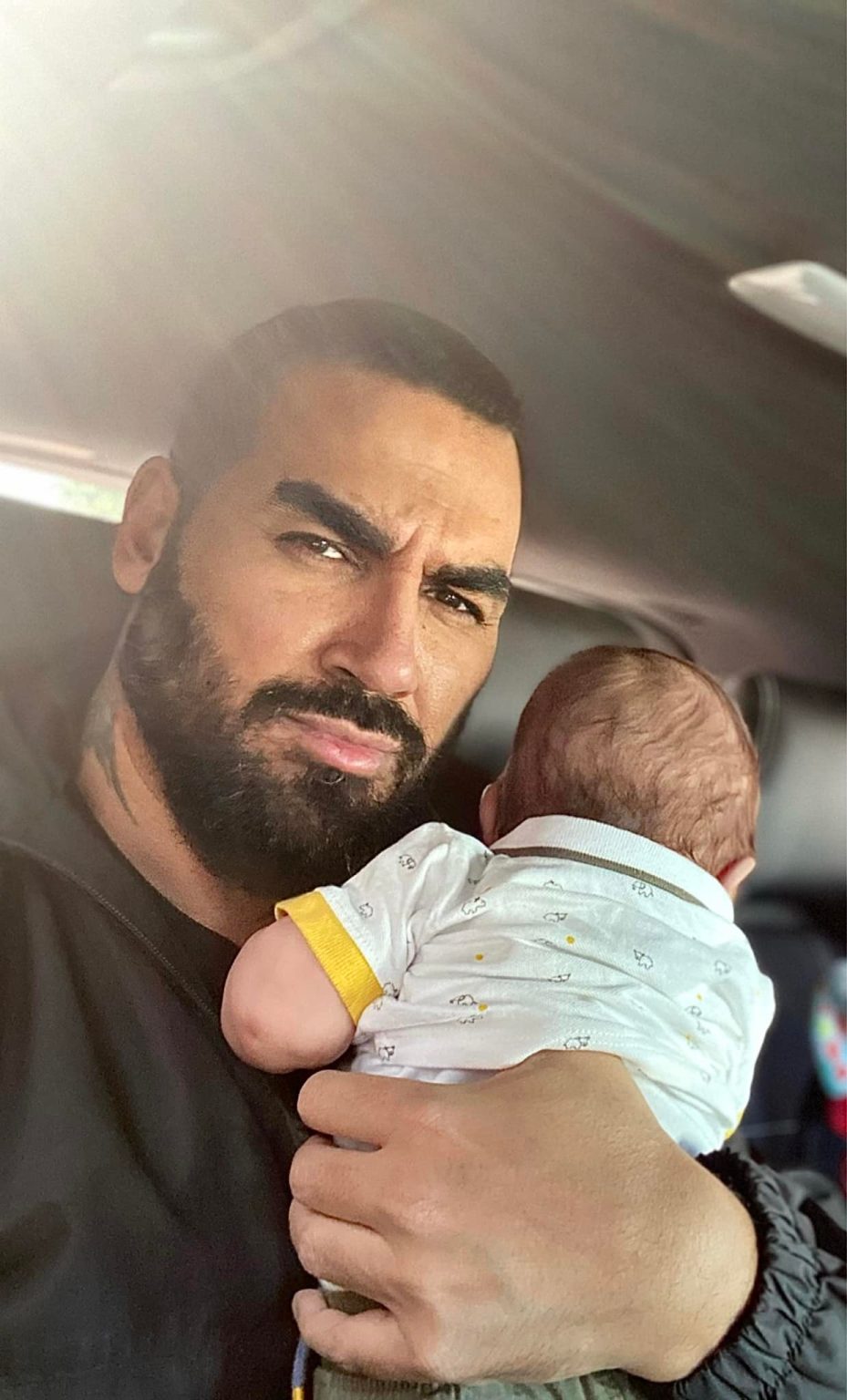 Представи ли Азис третото дете на Гущерови за свой син? СНИМКИ ...